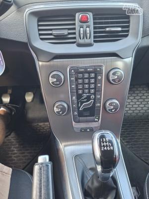 Melns Volvo V40 2016 Kauņa, ar dzinēja tilpumu 2.00 L un nobraukumu 250 tūkst. km par 7500 €, foto 22 vietnē AUTOMOTO.COM.LV