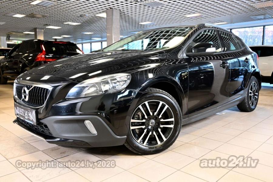 Black Volvo V40 2017 in Tallinn, with an engine capacity of 0.00 L and mileage of 112 thousand km for 13990 €, photo 4 on AUTOMOTO.COM.LV