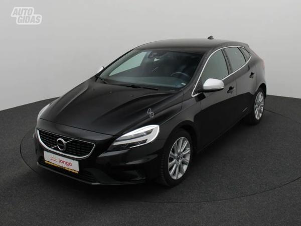 Melns Volvo V40 2017 Viļņa, ar dzinēja tilpumu 2.00 L un nobraukumu 210 tūkst. km par 10499 €, foto  vietnē AUTOMOTO.COM.LV