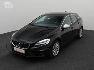 Melns Volvo V40 2017 Viļņa, ar dzinēja tilpumu 2.00 L un nobraukumu 210 tūkst. km par 10499 €, foto  vietnē AUTOMOTO.COM.LV