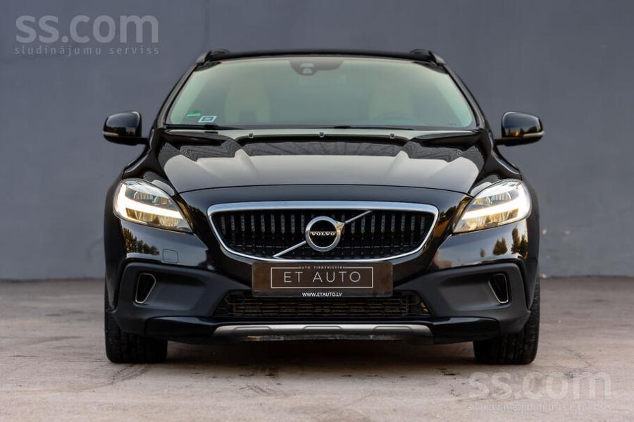 Melns Volvo V40 2017 Jelgava, ar dzinēja tilpumu 2.00 L un nobraukumu 206 tūkst. km par 9300 €, foto 3 vietnē AUTOMOTO.COM.LV