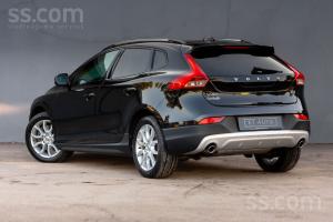 Melns Volvo V40 2017 Jelgava, ar dzinēja tilpumu 2.00 L un nobraukumu 206 tūkst. km par 9300 €, foto 8 vietnē AUTOMOTO.COM.LV
