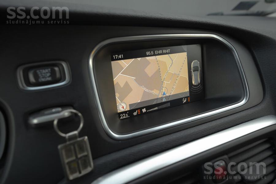 Melns Volvo V40 2017 Jelgava, ar dzinēja tilpumu 2.00 L un nobraukumu 206 tūkst. km par 9300 €, foto 17 vietnē AUTOMOTO.COM.LV