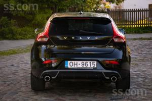 Melns Volvo V40 2017 Jelgava, ar dzinēja tilpumu 2.00 L un nobraukumu 263 tūkst. km par 10800 €, foto 5 vietnē AUTOMOTO.COM.LV