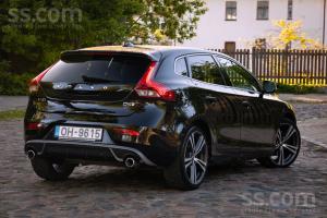 Melns Volvo V40 2017 Jelgava, ar dzinēja tilpumu 2.00 L un nobraukumu 263 tūkst. km par 10800 €, foto 7 vietnē AUTOMOTO.COM.LV