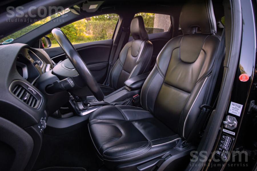 Melns Volvo V40 2017 Jelgava, ar dzinēja tilpumu 2.00 L un nobraukumu 263 tūkst. km par 10800 €, foto 10 vietnē AUTOMOTO.COM.LV