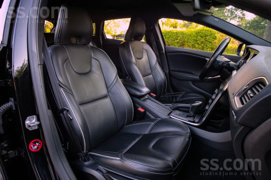 Melns Volvo V40 2017 Jelgava, ar dzinēja tilpumu 2.00 L un nobraukumu 263 tūkst. km par 10800 €, foto 11 vietnē AUTOMOTO.COM.LV