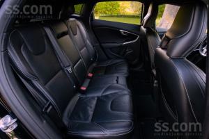 Melns Volvo V40 2017 Jelgava, ar dzinēja tilpumu 2.00 L un nobraukumu 263 tūkst. km par 10800 €, foto 12 vietnē AUTOMOTO.COM.LV