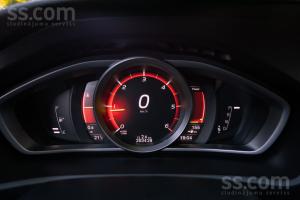 Melns Volvo V40 2017 Jelgava, ar dzinēja tilpumu 2.00 L un nobraukumu 263 tūkst. km par 10800 €, foto 14 vietnē AUTOMOTO.COM.LV