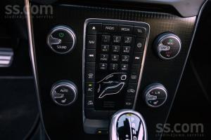 Melns Volvo V40 2017 Jelgava, ar dzinēja tilpumu 2.00 L un nobraukumu 263 tūkst. km par 10800 €, foto 19 vietnē AUTOMOTO.COM.LV