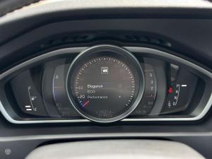 Melns Volvo V40 2017 Kauņa, ar dzinēja tilpumu 2.00 L un nobraukumu 214 tūkst. km par 9950 €, foto 13 vietnē AUTOMOTO.COM.LV