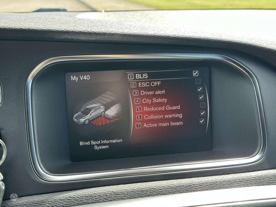 Melns Volvo V40 2017 Kauņa, ar dzinēja tilpumu 2.00 L un nobraukumu 214 tūkst. km par 9950 €, foto 16 vietnē AUTOMOTO.COM.LV
