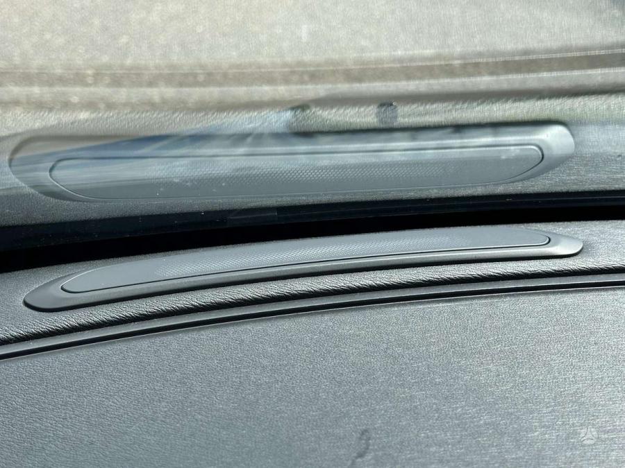 Melns Volvo V40 2017 Kauņa, ar dzinēja tilpumu 2.00 L un nobraukumu 214 tūkst. km par 9950 €, foto 19 vietnē AUTOMOTO.COM.LV