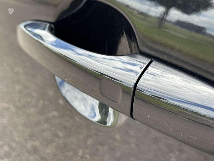Melns Volvo V40 2017 Kauņa, ar dzinēja tilpumu 2.00 L un nobraukumu 214 tūkst. km par 9950 €, foto 24 vietnē AUTOMOTO.COM.LV