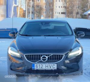 Black Volvo V40 2017 in Narva, with an engine capacity of 2.00 L and mileage of 280 thousand km for 5999 €, photo 3 on AUTOMOTO.COM.LV