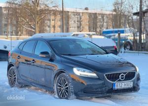 Black Volvo V40 2017 in Narva, with an engine capacity of 2.00 L and mileage of 280 thousand km for 5999 €, photo 4 on AUTOMOTO.COM.LV