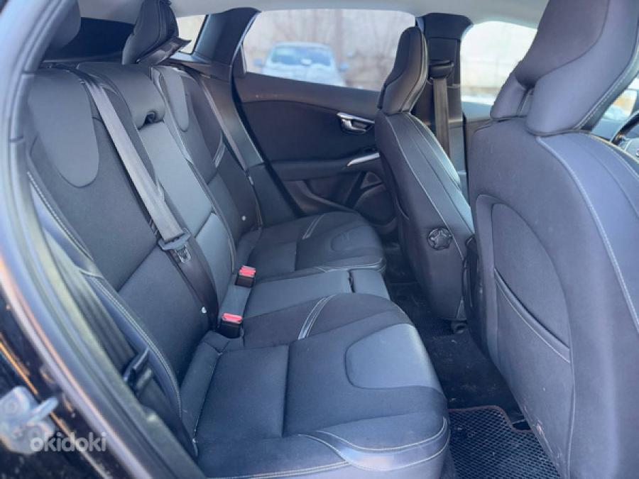 Black Volvo V40 2017 in Narva, with an engine capacity of 2.00 L and mileage of 280 thousand km for 5999 €, photo 9 on AUTOMOTO.COM.LV