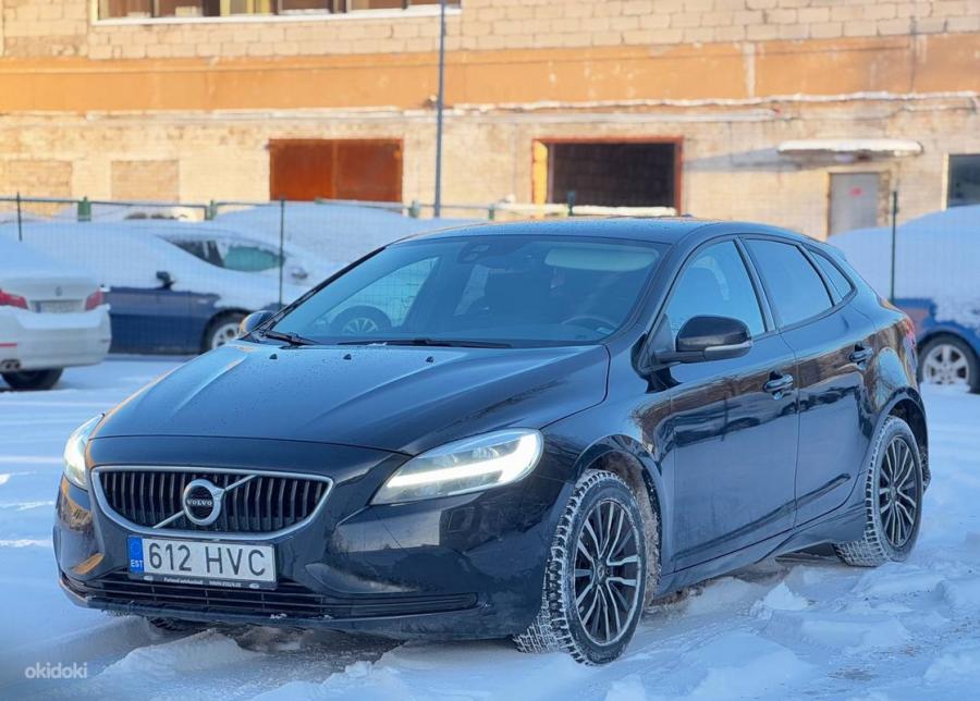 Black Volvo V40 2017 in Narva, with an engine capacity of 2.00 L and mileage of 280 thousand km for 5999 €, photo 10 on AUTOMOTO.COM.LV