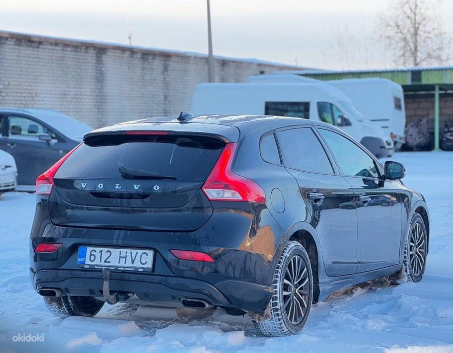 Black Volvo V40 2017 in Narva, with an engine capacity of 2.00 L and mileage of 280 thousand km for 5999 €, photo 14 on AUTOMOTO.COM.LV