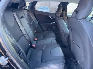 Black Volvo V40 2017 in Narva, with an engine capacity of 2.00 L and mileage of 280 thousand km for 5999 €, photo 17 on AUTOMOTO.COM.LV