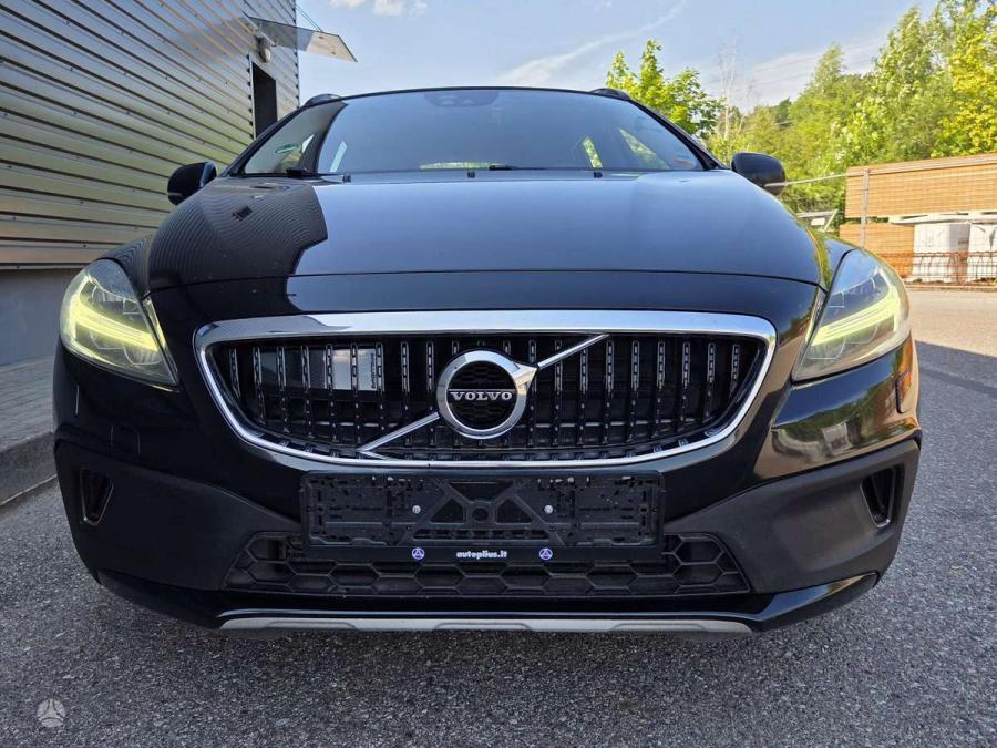 Melns Volvo V40 2017 Kauņa, ar dzinēja tilpumu 1.97 L un nobraukumu 280 tūkst. km par 8999 €, foto 3 vietnē AUTOMOTO.COM.LV