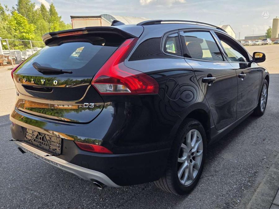 Melns Volvo V40 2017 Kauņa, ar dzinēja tilpumu 1.97 L un nobraukumu 280 tūkst. km par 8999 €, foto 5 vietnē AUTOMOTO.COM.LV