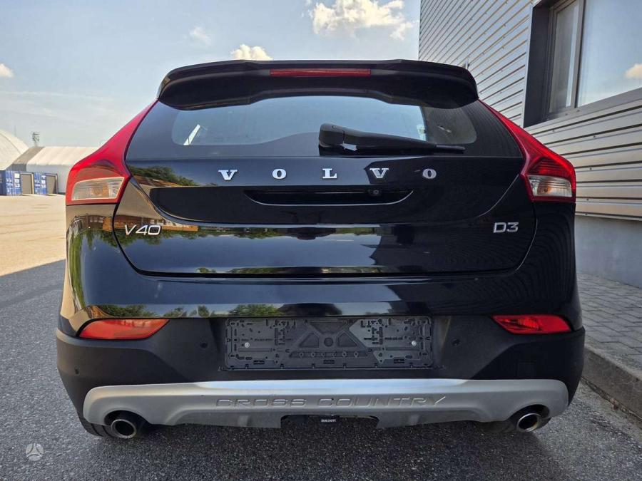 Melns Volvo V40 2017 Kauņa, ar dzinēja tilpumu 1.97 L un nobraukumu 280 tūkst. km par 8999 €, foto 6 vietnē AUTOMOTO.COM.LV