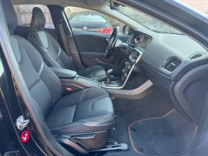 Melns Volvo V40 2017 Narva, ar dzinēja tilpumu 2.00 L un nobraukumu 280 tūkst. km par 5999 €, foto 7 vietnē AUTOMOTO.COM.LV