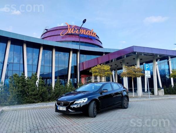 Melns Volvo V40 2017 Rīga, ar dzinēja tilpumu 2.00 L un nobraukumu 215 tūkst. km par 9500 €, foto 1 vietnē AUTOMOTO.COM.LV