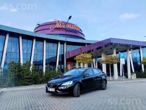 Melns Volvo V40 2017 Rīga, ar dzinēja tilpumu 2.00 L un nobraukumu 215 tūkst. km par 9500 €, foto  vietnē AUTOMOTO.COM.LV