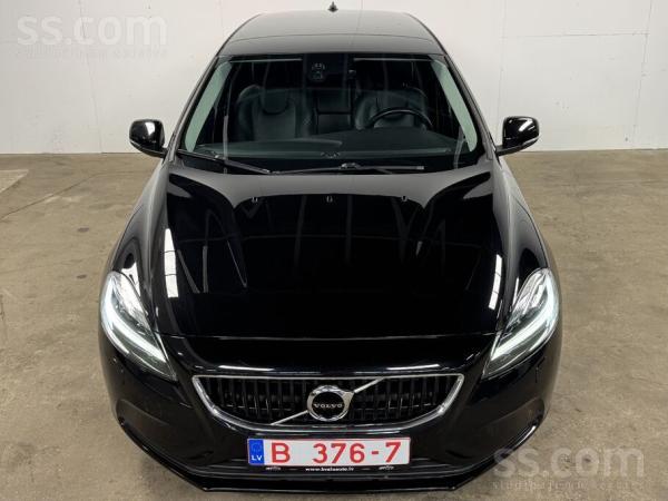 Black Volvo V40 2017 in Jurmala, with an engine capacity of 2.00 L and mileage of 220 thousand km for 9750 €, photo 6 on AUTOMOTO.COM.LV