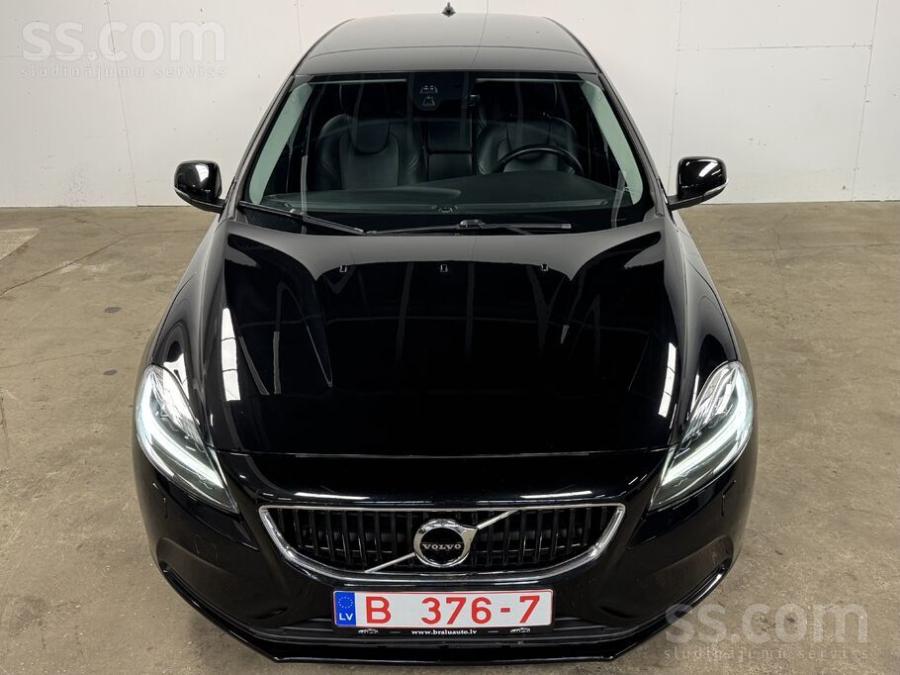 Black Volvo V40 2017 in Jurmala, with an engine capacity of 2.00 L and mileage of 220 thousand km for 9750 €, photo 7 on AUTOMOTO.COM.LV