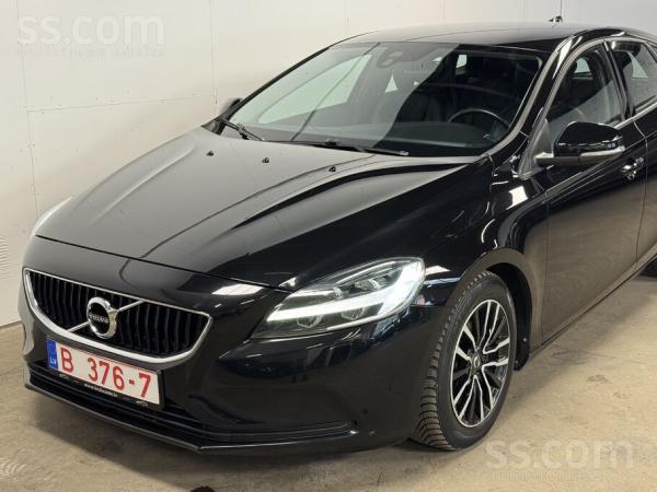 Black Volvo V40 2017 in Jurmala, with an engine capacity of 2.00 L and mileage of 220 thousand km for 9750 €, photo 8 on AUTOMOTO.COM.LV