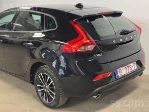 Black Volvo V40 2017 in Jurmala, with an engine capacity of 2.00 L and mileage of 220 thousand km for 9750 €, photo 10 on AUTOMOTO.COM.LV