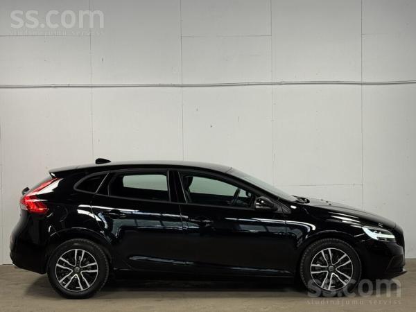 Black Volvo V40 2017 in Jurmala, with an engine capacity of 2.00 L and mileage of 220 thousand km for 9750 €, photo 10 on AUTOMOTO.COM.LV