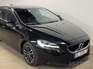 Black Volvo V40 2017 in Jurmala, with an engine capacity of 2.00 L and mileage of 220 thousand km for 9750 €, photo 12 on AUTOMOTO.COM.LV
