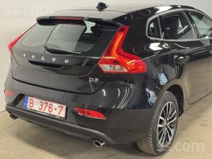 Black Volvo V40 2017 in Jurmala, with an engine capacity of 2.00 L and mileage of 220 thousand km for 9750 €, photo 13 on AUTOMOTO.COM.LV
