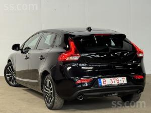 Black Volvo V40 2017 in Jurmala, with an engine capacity of 2.00 L and mileage of 220 thousand km for 9750 €, photo 14 on AUTOMOTO.COM.LV