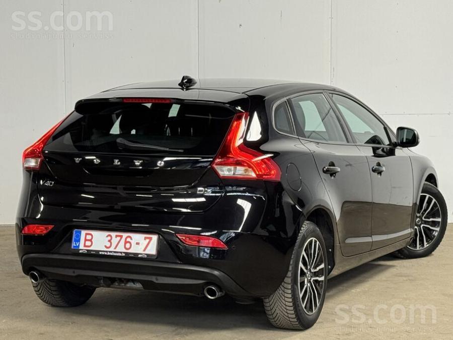 Black Volvo V40 2017 in Jurmala, with an engine capacity of 2.00 L and mileage of 220 thousand km for 9750 €, photo 15 on AUTOMOTO.COM.LV