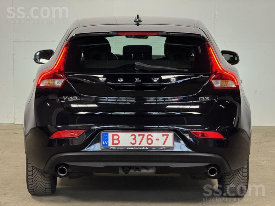 Black Volvo V40 2017 in Jurmala, with an engine capacity of 2.00 L and mileage of 220 thousand km for 9750 €, photo 16 on AUTOMOTO.COM.LV