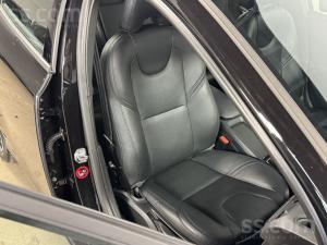 Black Volvo V40 2017 in Jurmala, with an engine capacity of 2.00 L and mileage of 220 thousand km for 9750 €, photo 21 on AUTOMOTO.COM.LV