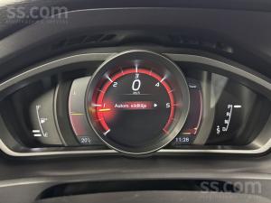 Black Volvo V40 2017 in Jurmala, with an engine capacity of 2.00 L and mileage of 220 thousand km for 9750 €, photo 29 on AUTOMOTO.COM.LV