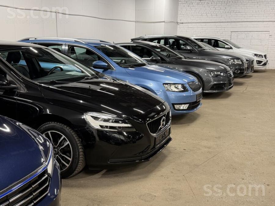 Black Volvo V40 2017 in Jurmala, with an engine capacity of 2.00 L and mileage of 220 thousand km for 9750 €, photo 36 on AUTOMOTO.COM.LV