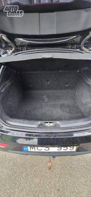 Melns Volvo V40 2017 Alīta, ar dzinēja tilpumu 2.00 L un nobraukumu 248 tūkst. km par 6999 €, foto 9 vietnē AUTOMOTO.COM.LV