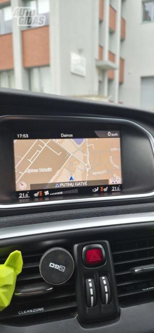 Melns Volvo V40 2017 Alīta, ar dzinēja tilpumu 2.00 L un nobraukumu 248 tūkst. km par 6999 €, foto 11 vietnē AUTOMOTO.COM.LV