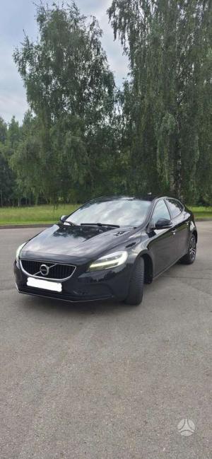 Melns Volvo V40 2017 Alīta, ar dzinēja tilpumu 1.97 L un nobraukumu 248 tūkst. km par 6999 €, foto 3 vietnē AUTOMOTO.COM.LV