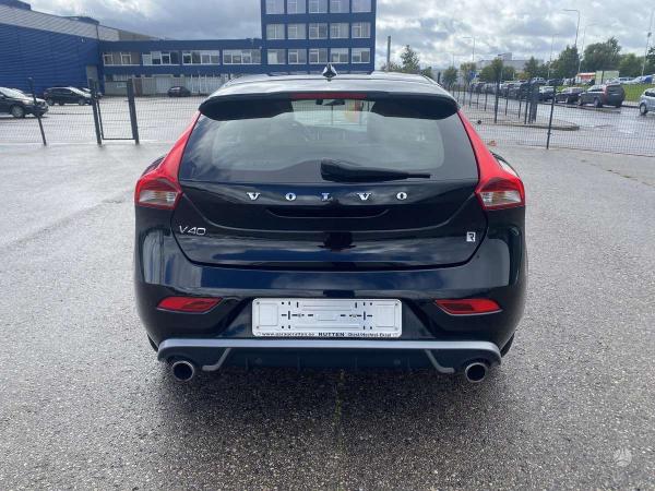 Black Volvo V40 2017 in Kaunas, with an engine capacity of 1.97 L and mileage of 176 thousand km for 9600 €, photo 7 on AUTOMOTO.COM.LV