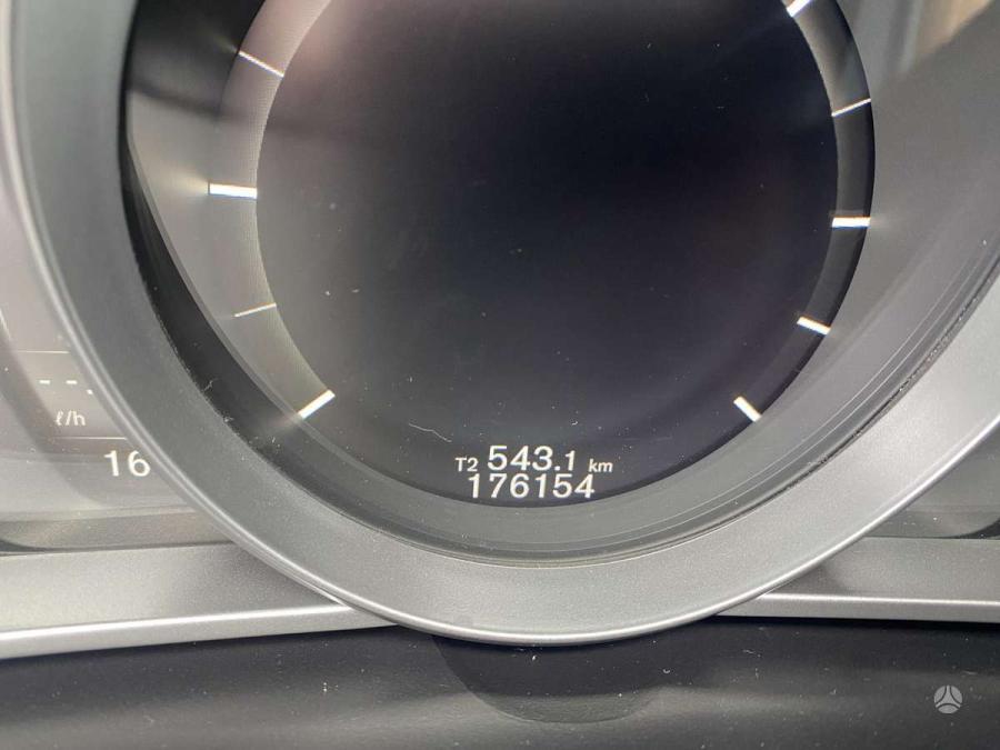 Черный Вольво В40 2017 в Каунас, объемом двигателя 1.97 л и пробегом 176 тыс. км за 9600 €, фото 23 на AUTOMOTO.COM.LV
