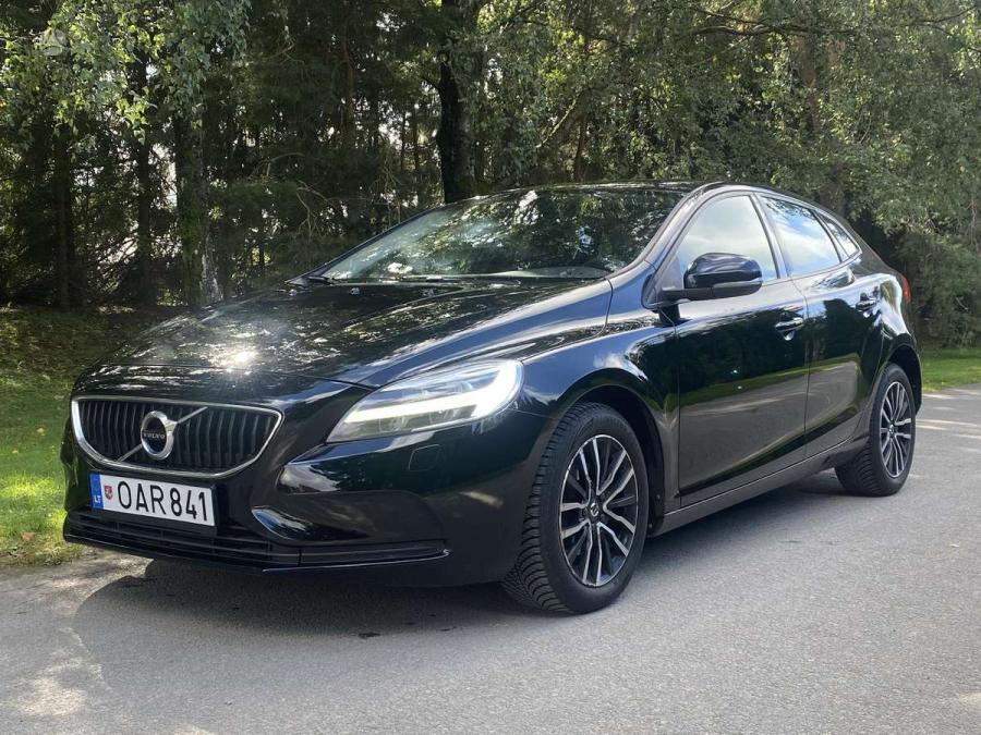 Melns Volvo V40 2017 Klaipėda, ar dzinēja tilpumu 1.97 L un nobraukumu 345 tūkst. km par 6400 €, foto 1 vietnē AUTOMOTO.COM.LV