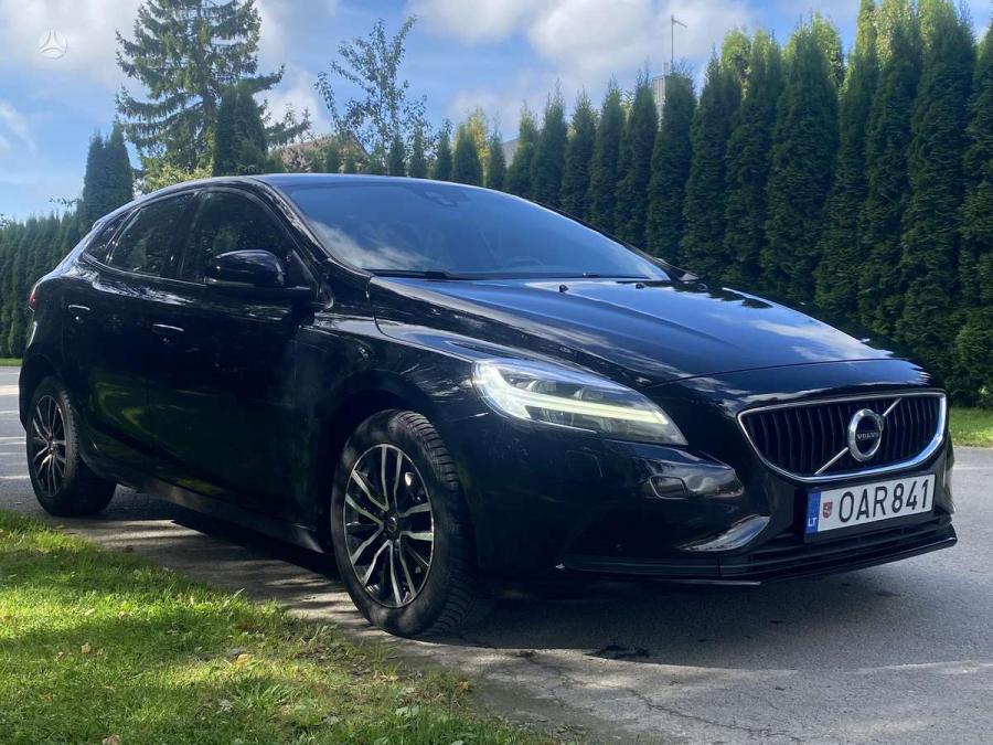 Melns Volvo V40 2017 Klaipėda, ar dzinēja tilpumu 1.97 L un nobraukumu 345 tūkst. km par 6400 €, foto 5 vietnē AUTOMOTO.COM.LV